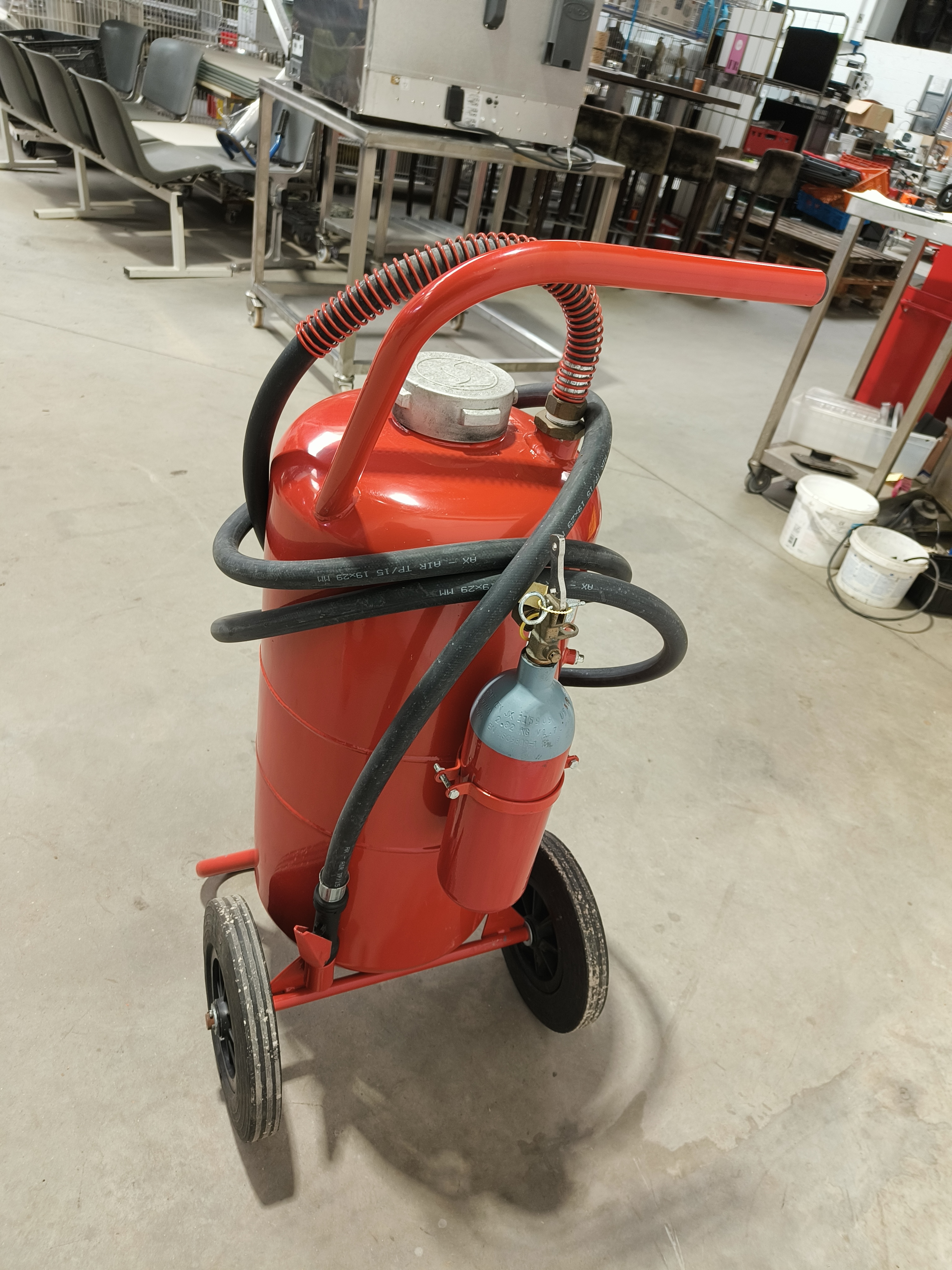 Frost-resistant fire extinguisher 50 liters - BJ: 2022 For sale used ...
